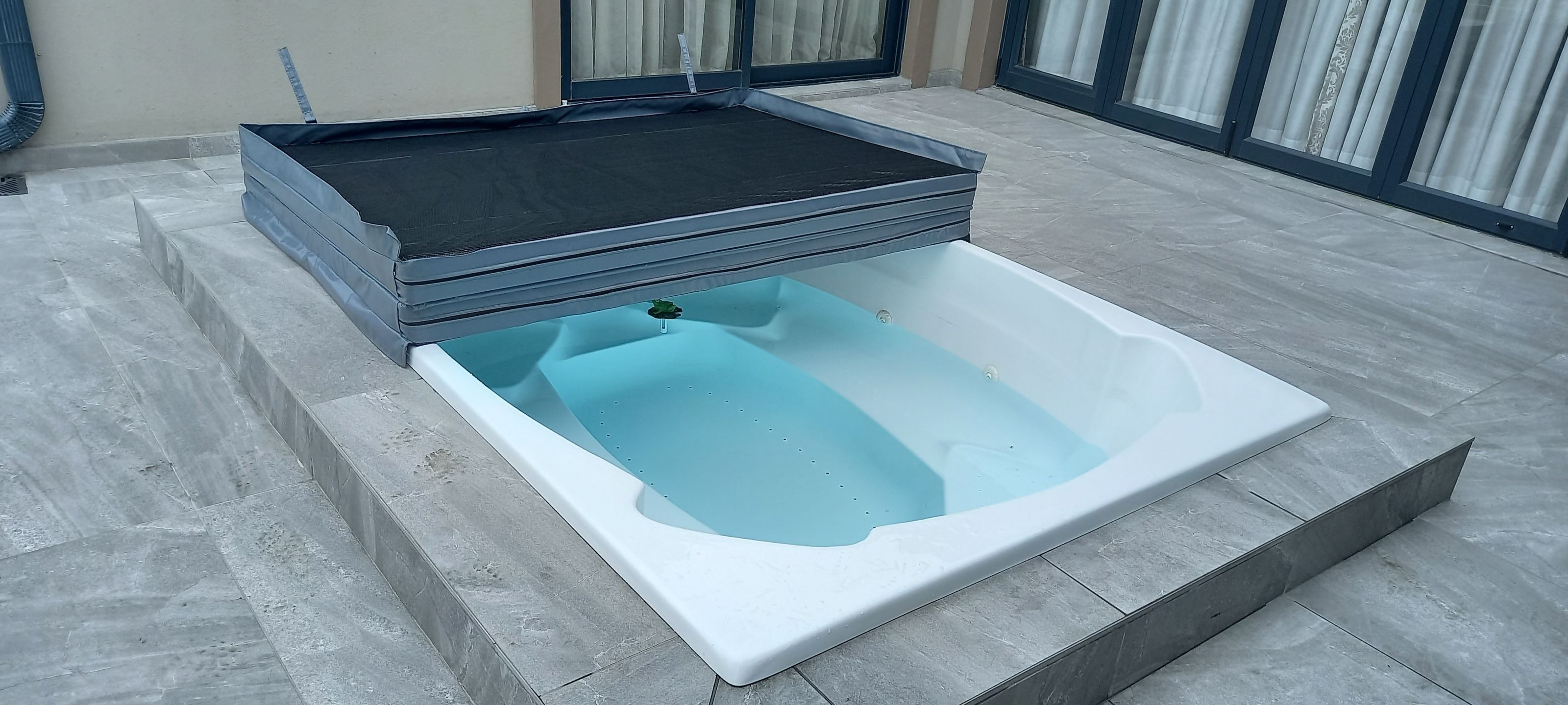 Jacuzzi Covers & Spa Covers